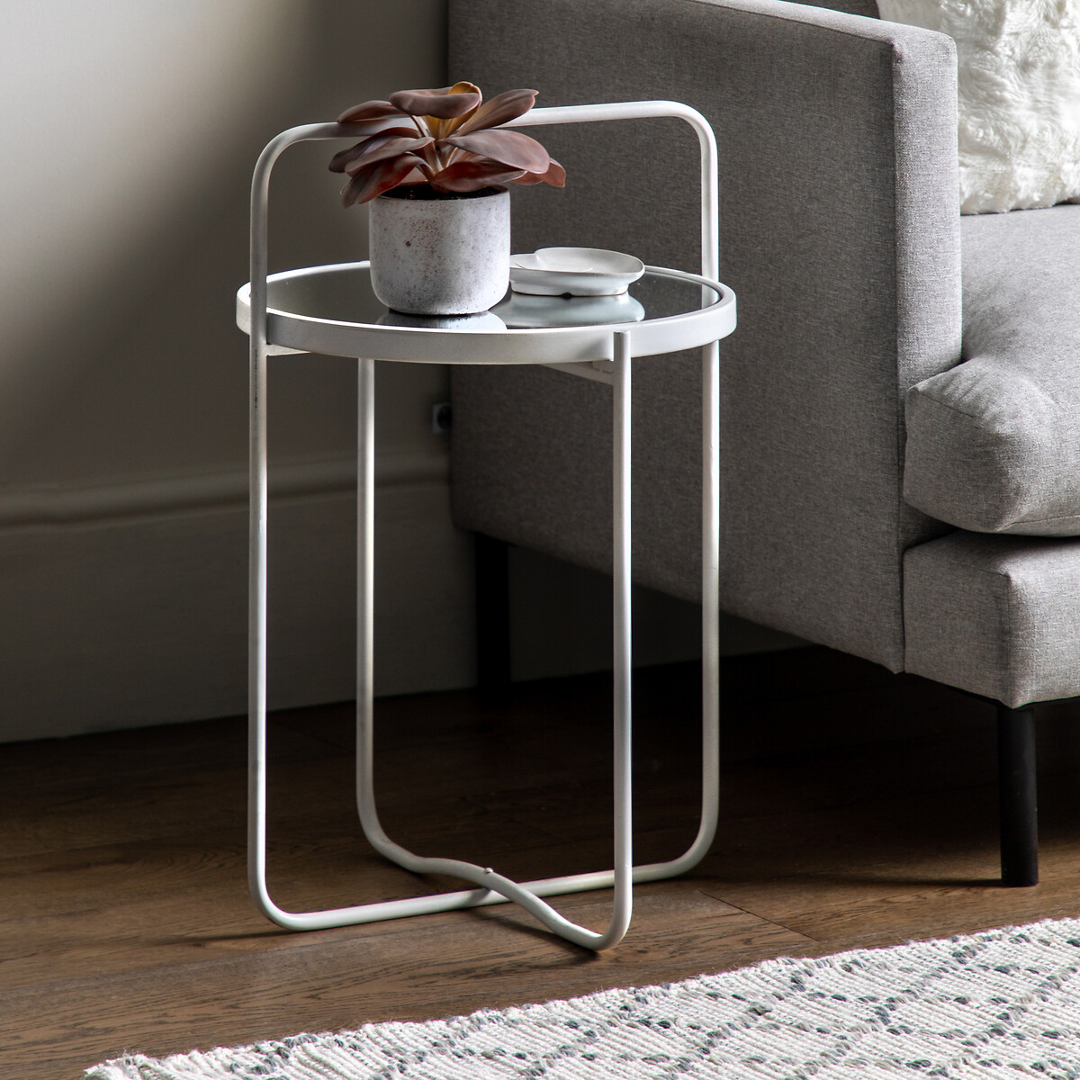 Hisar glass side table with handle, white, So'home | La Redoute
