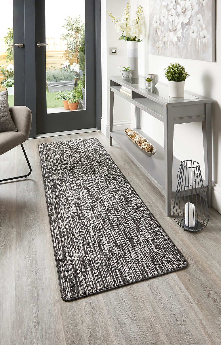 Broken stripe stain resistant runner My Mat | La Redoute